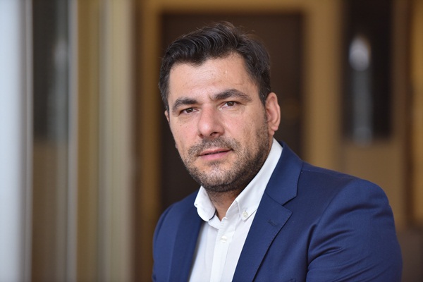Profesionişti. Ab initio